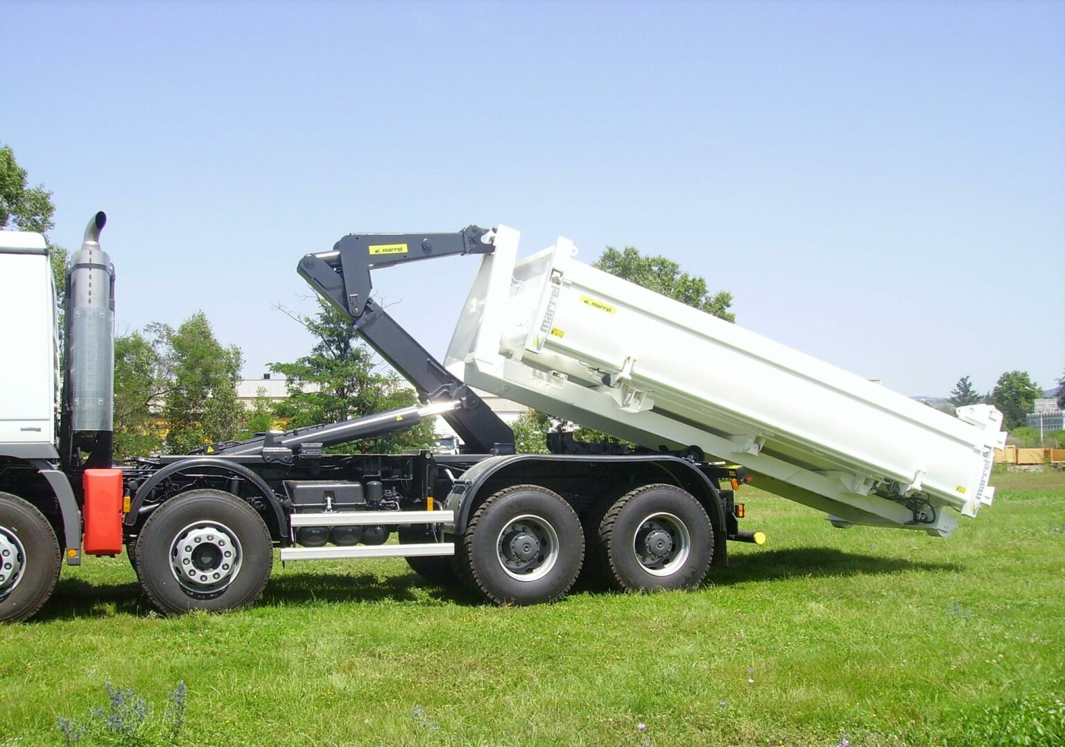 Hooklift AMP 160-212-20-PA - 50,000 Pounds - Ampliroll Hooklift Systems