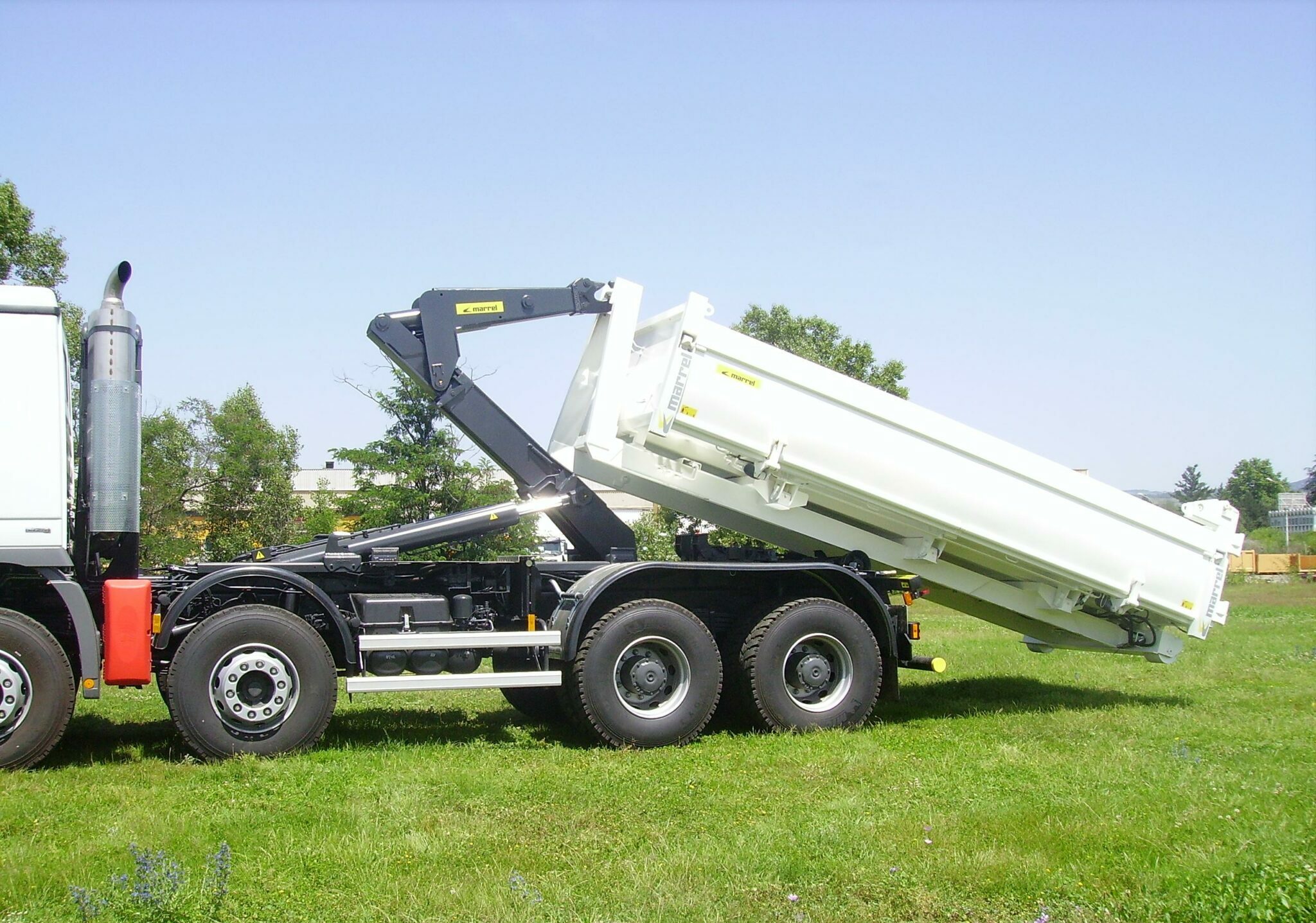 Ampliroll Hooklift Systems - Ampliroll Hooklift Systems